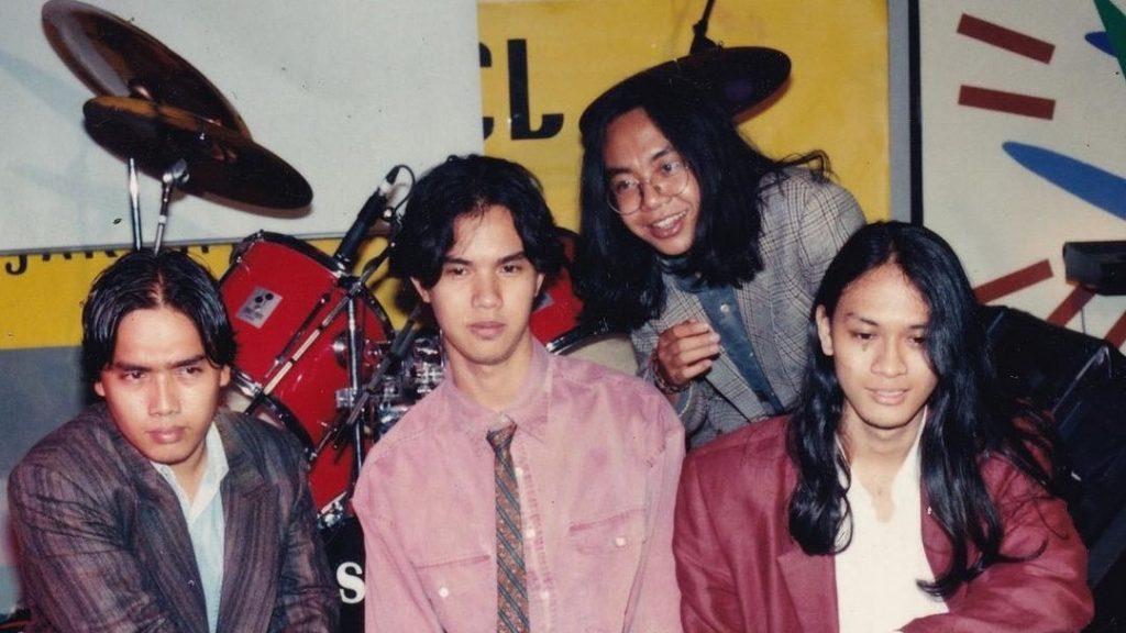 Bikin Nostalgia, Ini 7 Daftar Lagu Indonesia Tahun 2000an Terbaik ...