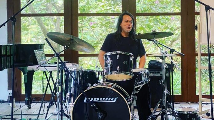 Drummer Dewa 19 Dari Masa ke Masa: Ada yang Dijuluki Drummer Ganteng ...