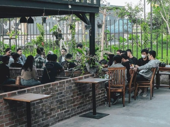 20 Rekomendasi Cafe di Jogja yang Estetik dan Ada Live Music - Dewatiket
