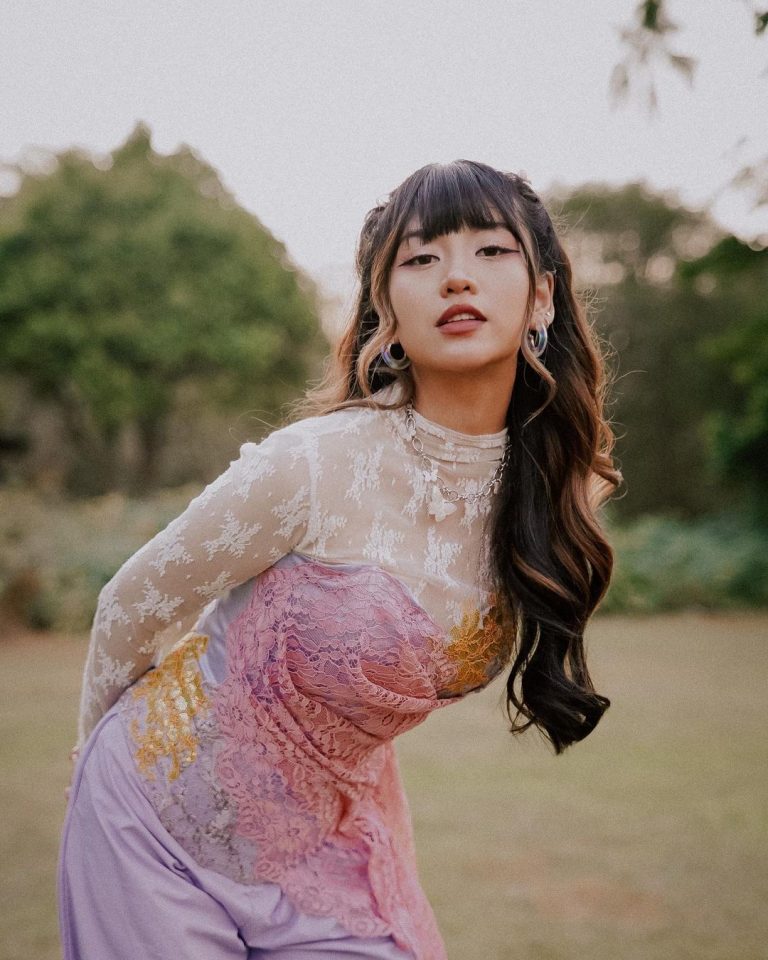 15 Penyanyi Pendatang Baru Indonesia 2023: Muda dan Hits! [Update] - Dewatiket.id