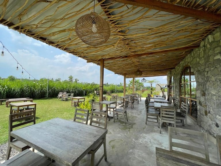 20 Rekomendasi Cafe di Jogja yang Estetik dan Ada Live Music - Dewatiket