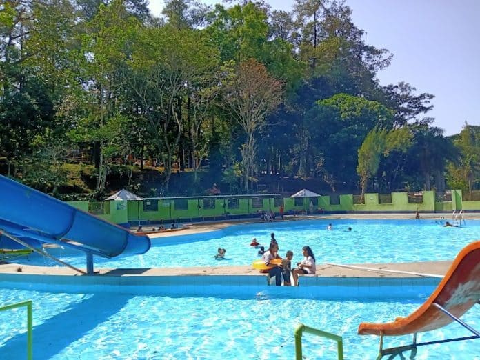 10 Kolam Renang Kuningan Terbaik 2025: Harga Tiketnya Murah! - Dewatiket