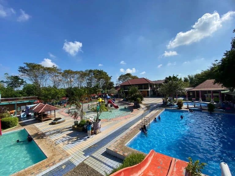 7 Waterpark Banjarbaru Terbaik 2024: Harga Tiket dan Lokasinya! - Dewatiket