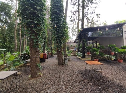 15 Cafe di Bogor View Bagus 2024: Kekinian dan Murah! - Dewatiket.id