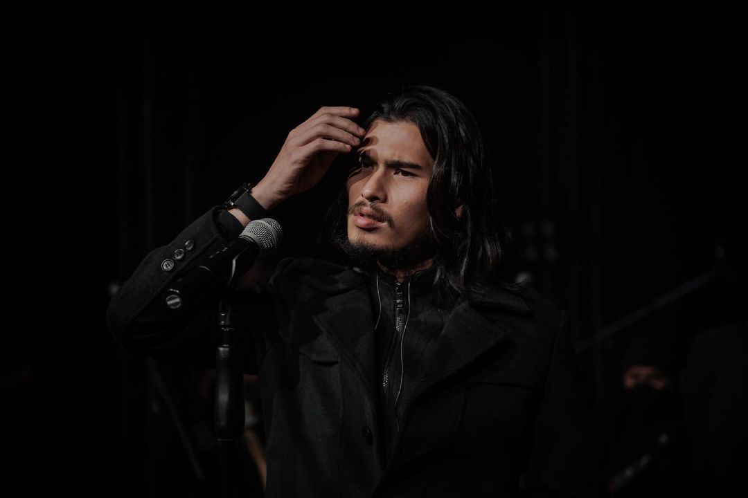 Makna Lagu Tentang Rindu - Virzha: Soal Kerinduan dalam Diam! - Dewatiket
