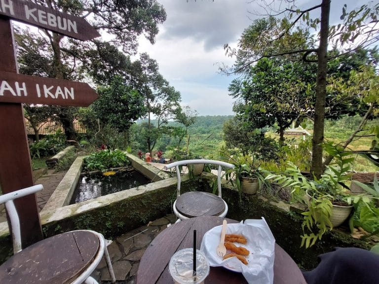 25 Cafe di Bogor View Bagus 2025: Kekinian dan Murah! - Dewatiket