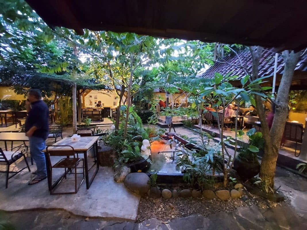 10 Cafe di Palembang yang Bagus dan Murah Terbaru 2024 - Dewatiket