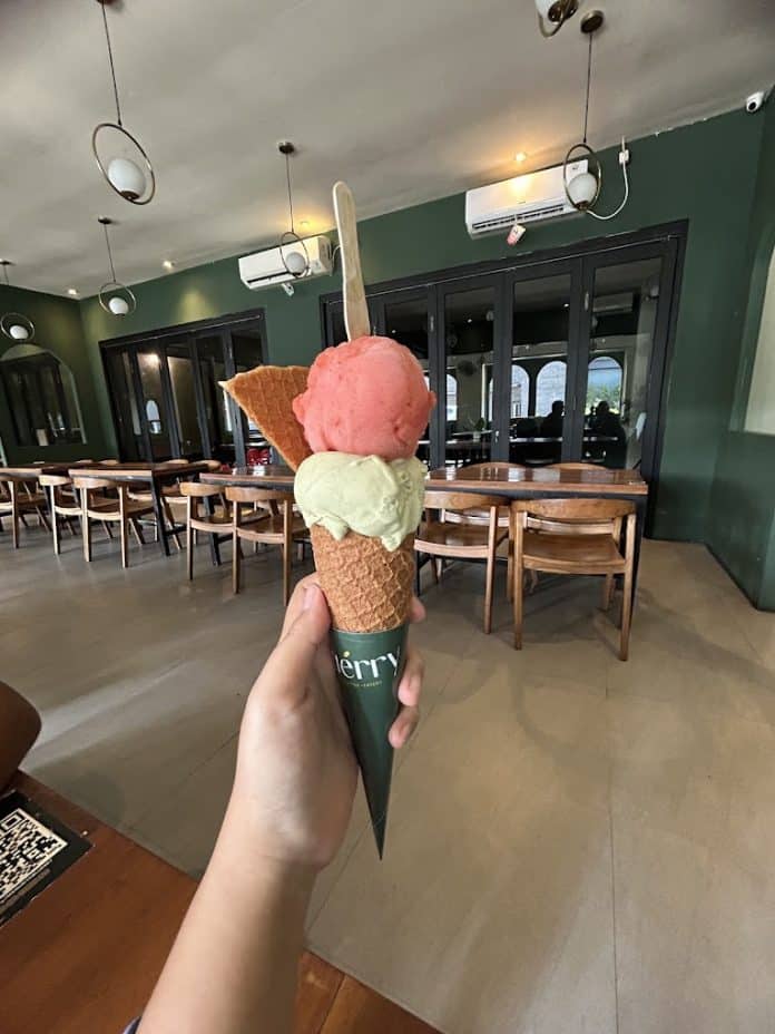 10 Cafe di Kediri Terbaru yang Murah dan Instagramable! - Dewatiket