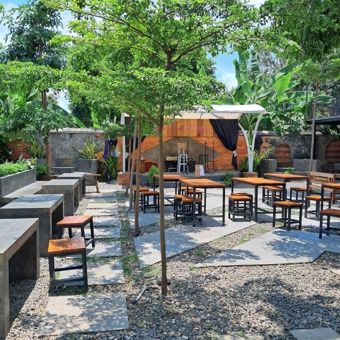 10 Cafe di Kediri Terbaru yang Murah dan Instagramable! - Dewatiket