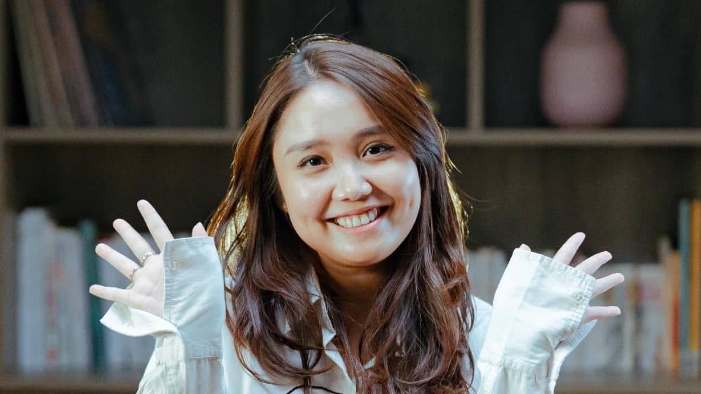 Neida Aleida Resmi Mengundurkan Diri dari HIVI!, Ini Alasannya! - Dewatiket