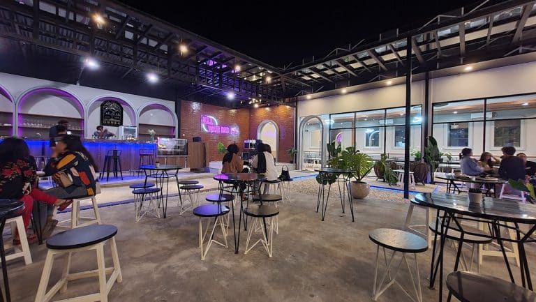 10 Cafe di Lamongan Terbaru yang Aesthetic dan Murah! - Dewatiket