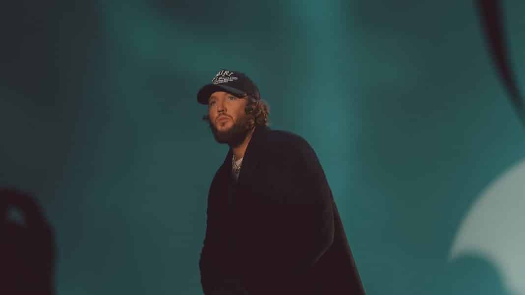 5 Makna Lagu Cars Outside - James Arthur yang Relate Banget! - Dewatiket