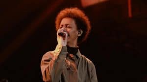 8 Lagu Raim Laode Terbaik yang Harus Kamu Tahu! - Dewatiket