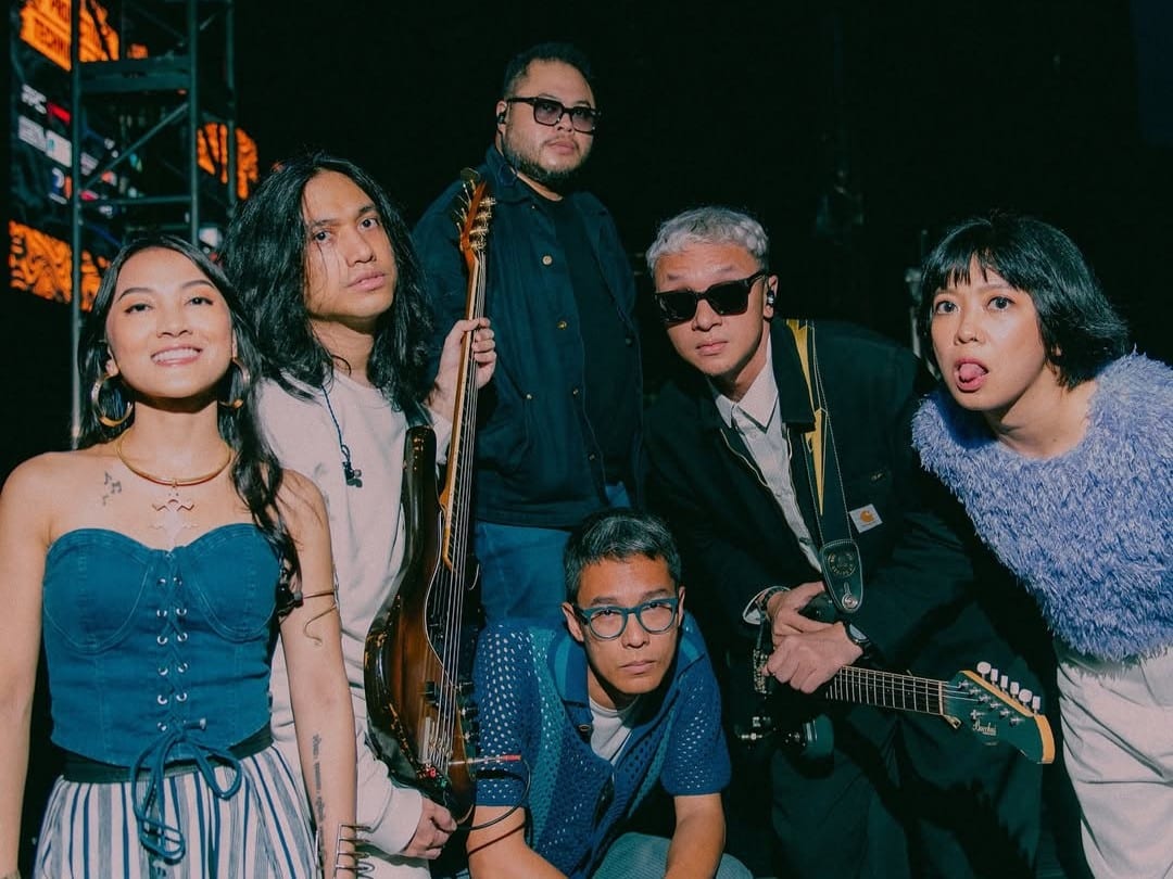 5 Makna Lagu Terbuang Dalam Waktu - Barasuara Soundtrack Sore - Dewatiket